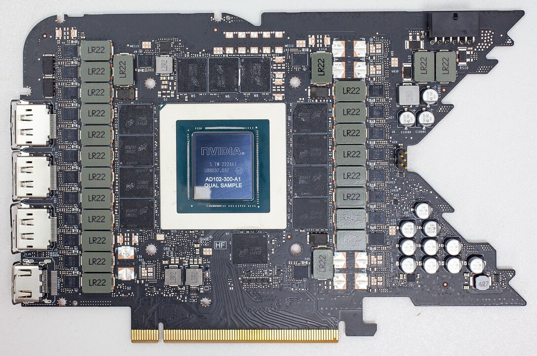 RTX5090太残暴！16颗GDDR7密密麻麻 前所未有三层PCB-Alansnow-旅法师营地
